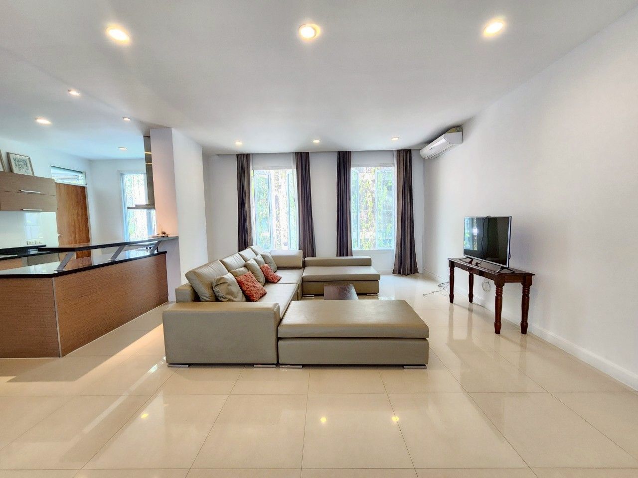 4 Bedroom Condo for rent in Khlong Toei Nuea, Bangkok | Dot Property