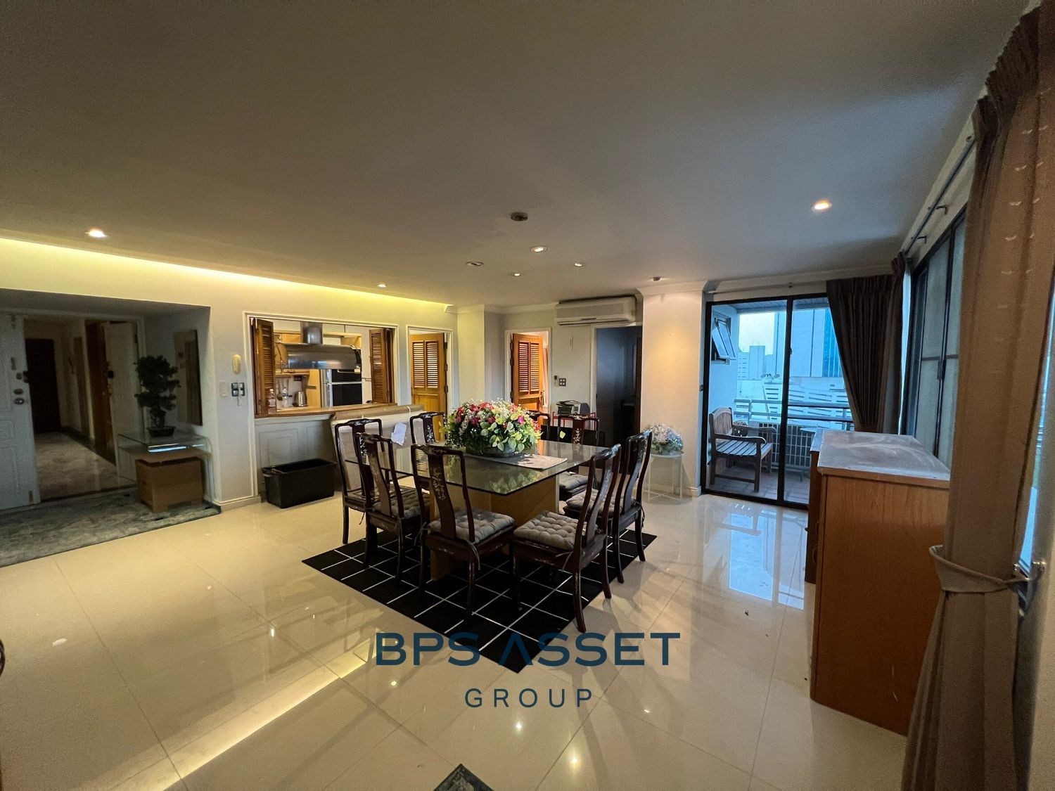 Condo for sale at Pearl Garden | Dot Property