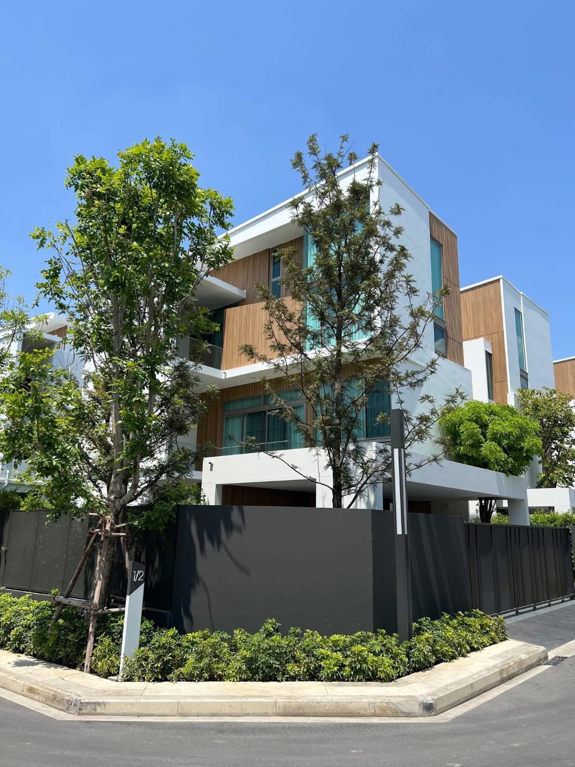 3 Bedroom House for rent at VIVE Rama 9 | Dot Property