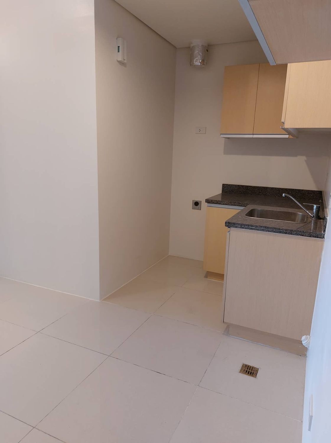 Condo for Rent in Makati City, Metro Manila for ₱67,980/mo | U2714211